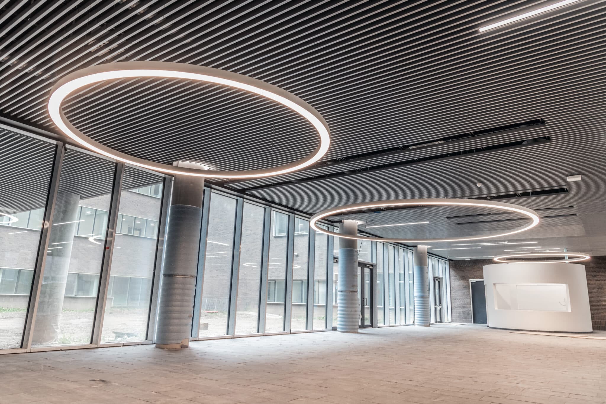 Lamper, Barrisol strækloft, træpanel, akustik og belysning · Lumière ...