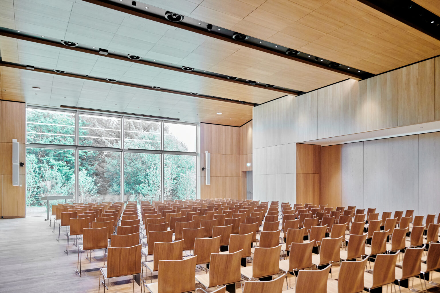 Lamper, Barrisol strækloft, træpanel, akustik og belysning · Lumière ...